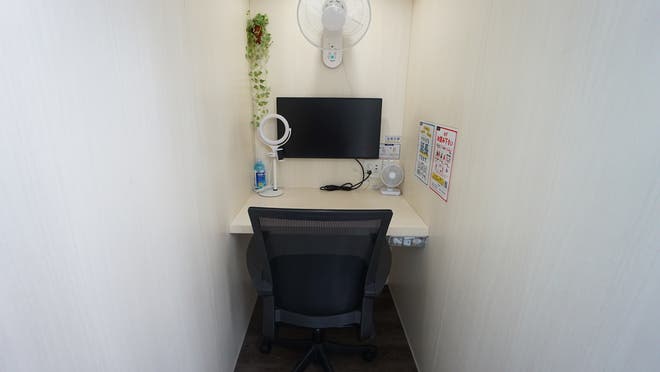 <小田急レンタルスペース新宿サザンテラスNo.2>完全個室ワークブース💼Wi-Fi完備📶テレワーク/ZOOM/自習/作業場所の写真4