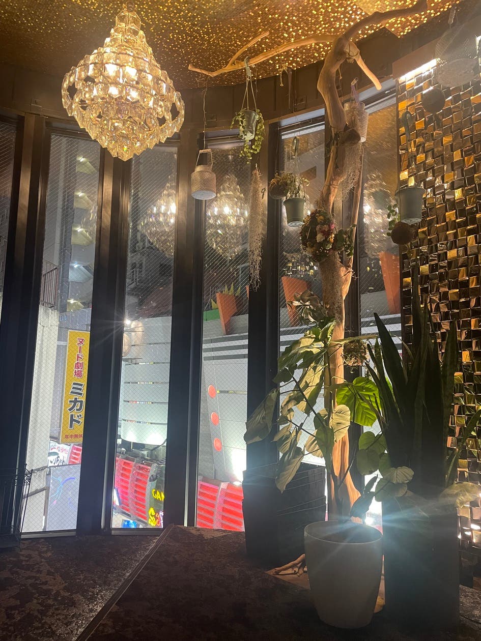 池袋駅東口から徒歩3分のアミューズメントバーの写真7