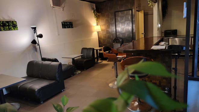 貸し切りカフェやバーのように使えます。コンビニ徒歩2分。プロジェクター・Wi-Fiあり。会議・推し活などに。男衾駅徒歩15分。の写真2