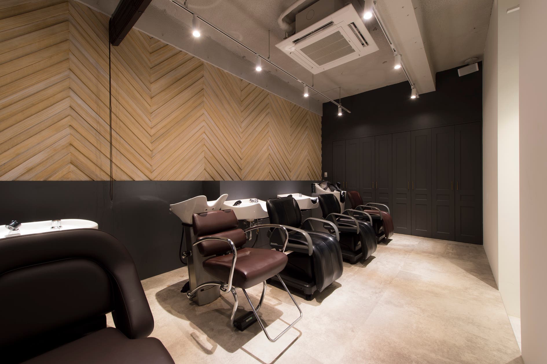 【EARTH 所沢店】カットオープン席★大型サロンに併設されたレンタルサロン✂︎フリーランス/個人練習/美容業に最適♪の写真6