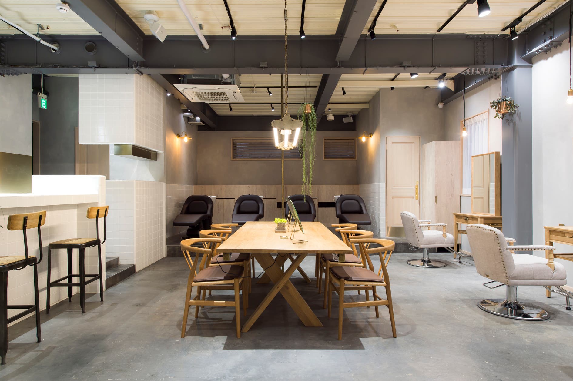 【EARTH 川越店】カットオープン席★大型サロンに併設されたレンタルサロン✂︎フリーランス/個人練習/美容業に最適♪の写真4