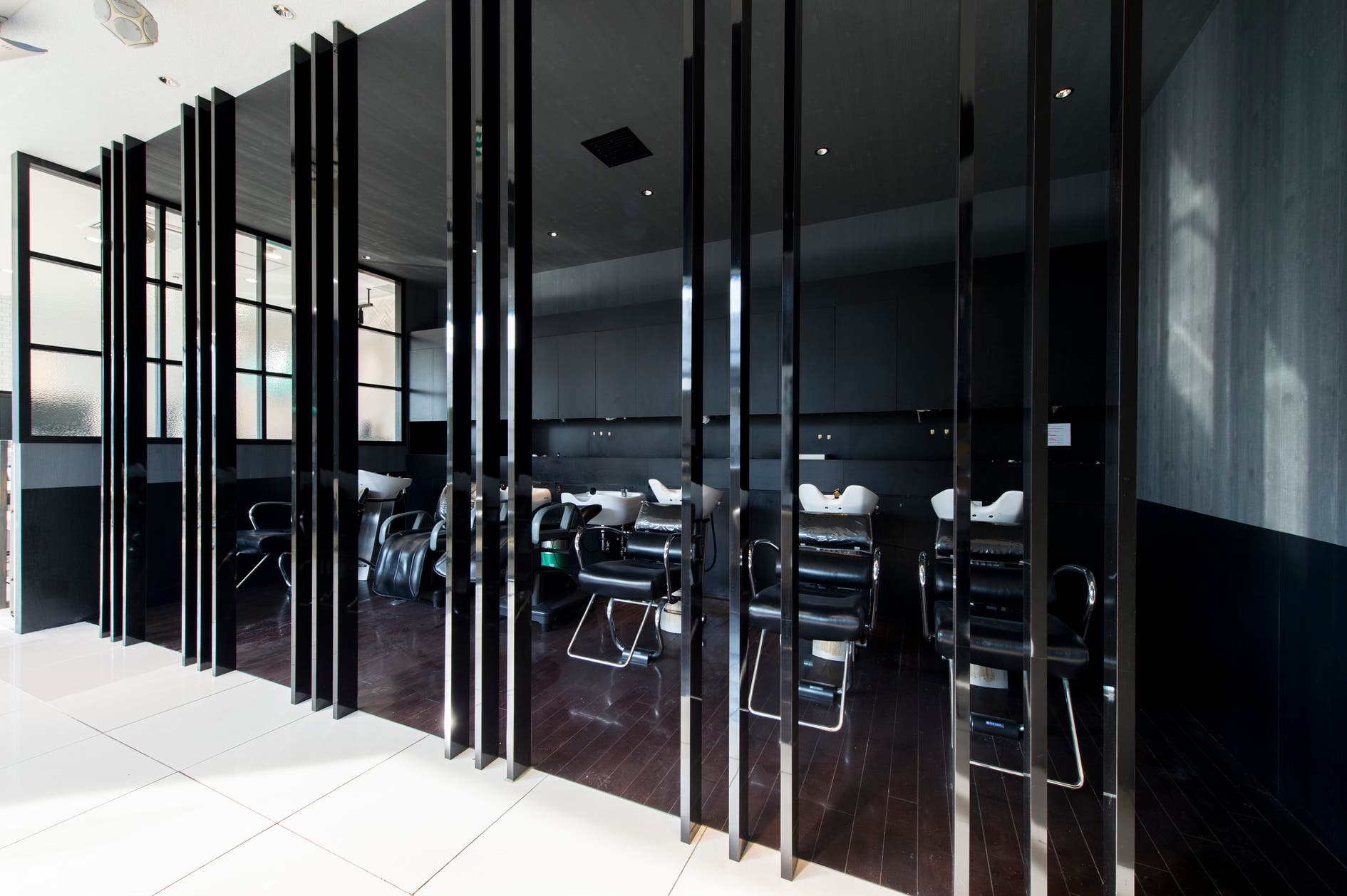 【EARTH 花小金井店】カットオープン席★大型サロンに併設されたレンタルサロン✂︎フリーランス/個人練習/美容業に最適♪の写真6