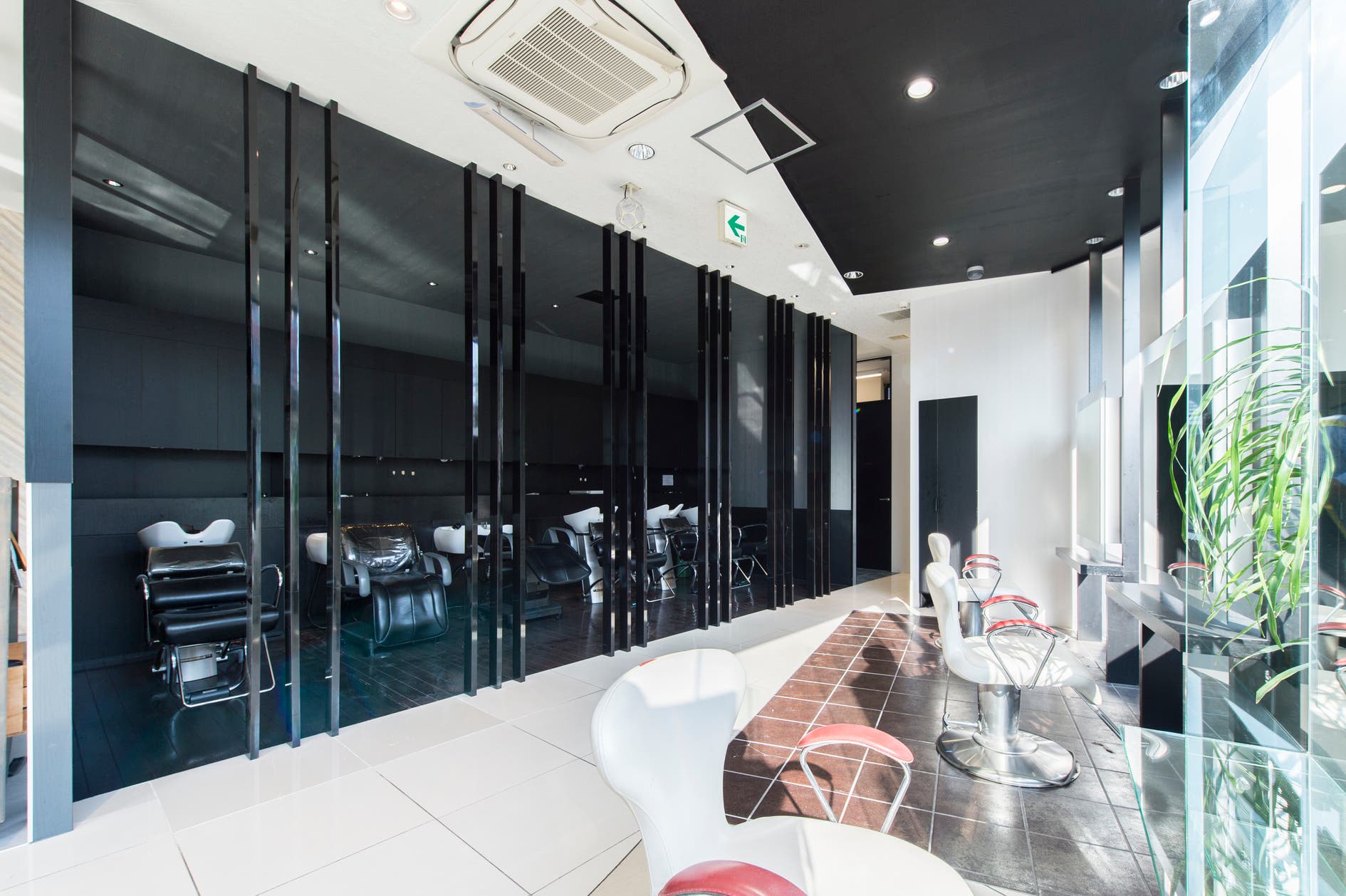 【EARTH 花小金井店】カットオープン席★大型サロンに併設されたレンタルサロン✂︎フリーランス/個人練習/美容業に最適♪の写真7