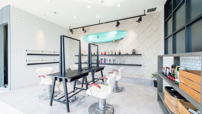 【EARTH 花小金井店】カットオープン席★大型サロンに併設されたレンタルサロン✂︎フリーランス/個人練習/美容業に最適♪の写真2