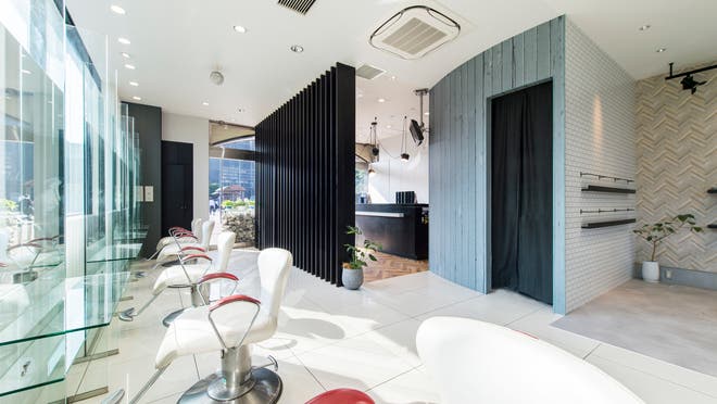 【EARTH 花小金井店】カットオープン席★大型サロンに併設されたレンタルサロン✂︎フリーランス/個人練習/美容業に最適♪の写真1