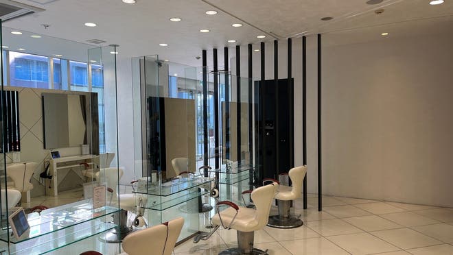 【EARTH 横浜店】カットオープン席★大型サロンに併設されたレンタルサロン✂︎フリーランス/個人練習/美容業に最適♪の写真1