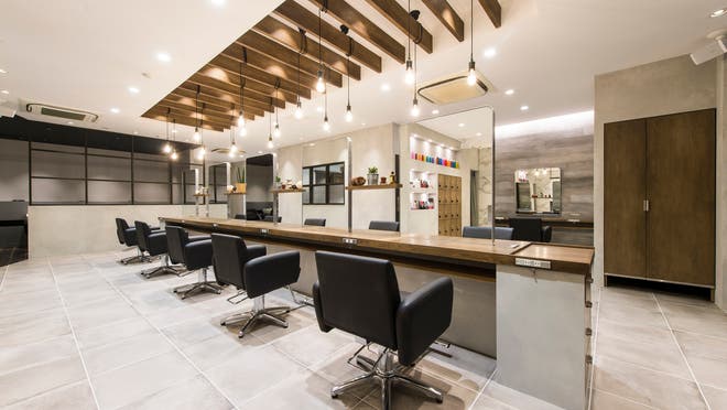 【EARTH 東久留米店】カットオープン席★大型サロンに併設されたレンタルサロン✂︎フリーランス/個人練習/美容業に最適♪の写真1