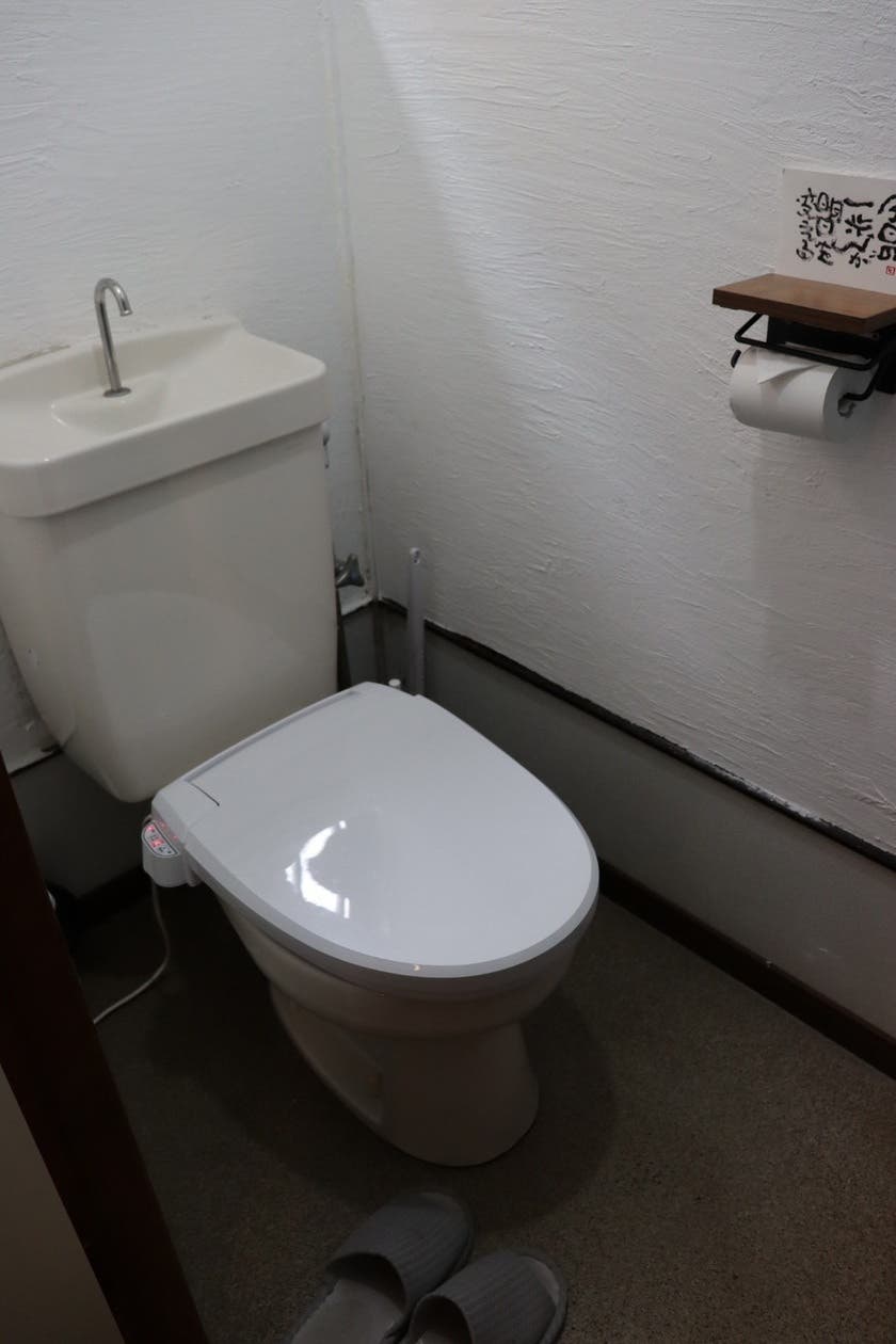 落ち着きのあるカフェのような会議/作業スペース｜1〜10名｜1h〜OK・Wi-Fi/電源完備の写真15