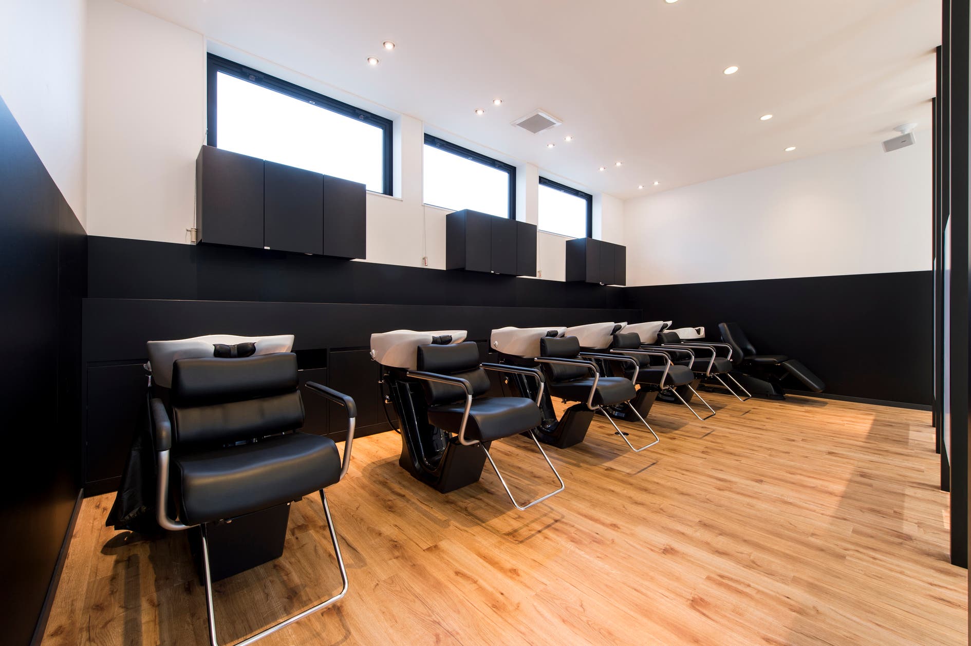 【EARTH 一関店】カットオープン席★大型サロンに併設されたレンタルサロン✂︎フリーランス/個人練習/美容業に最適♪の写真9