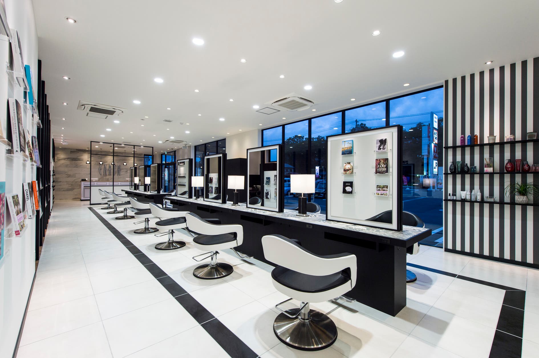 【EARTH 一関店】カットオープン席★大型サロンに併設されたレンタルサロン✂︎フリーランス/個人練習/美容業に最適♪の写真6