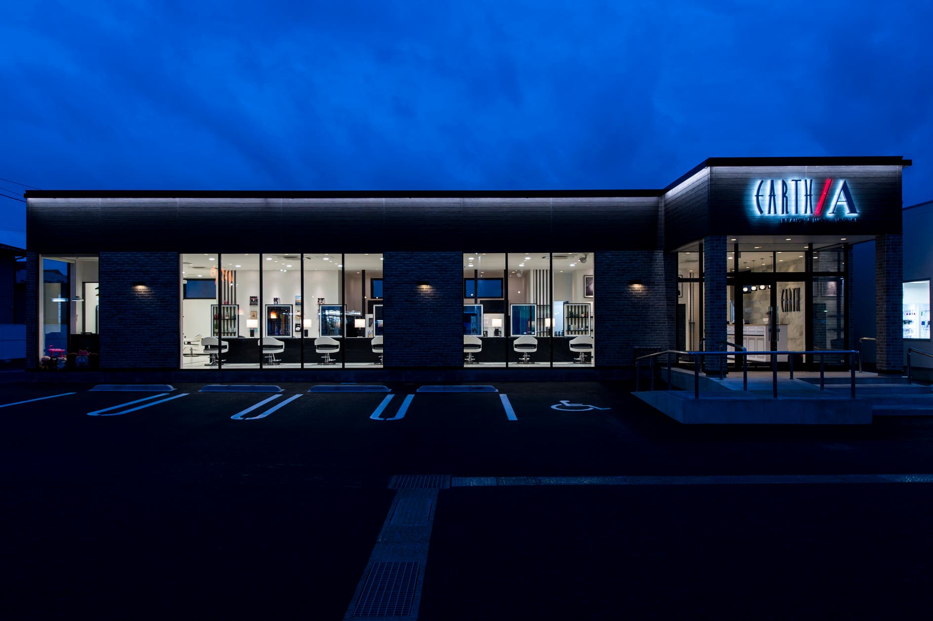 【EARTH 一関店】カットオープン席★大型サロンに併設されたレンタルサロン✂︎フリーランス/個人練習/美容業に最適♪の写真12