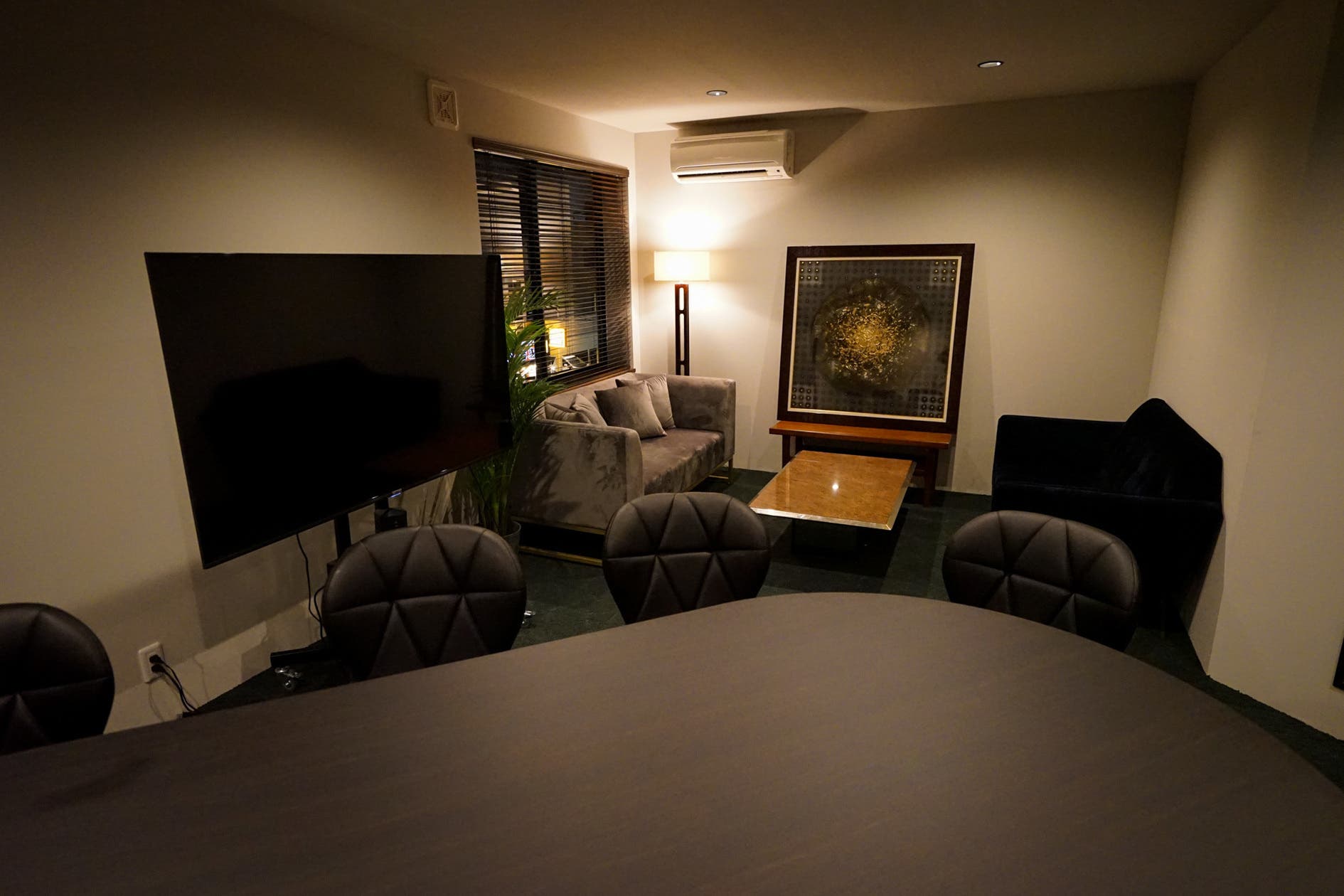 ✨完全個室🛋️YouTube視聴可📺娯楽機材あり♠️女子会/イベント/会議/打ち合わせ🍷の写真3