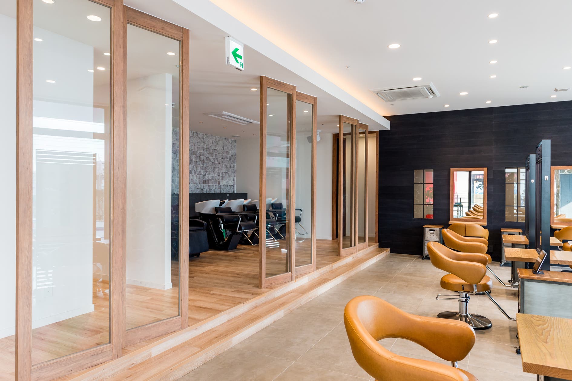 【EARTH 浦添店】カットオープン席★大型サロンに併設されたレンタルサロン✂︎フリーランス/個人練習/美容業に最適♪の写真8