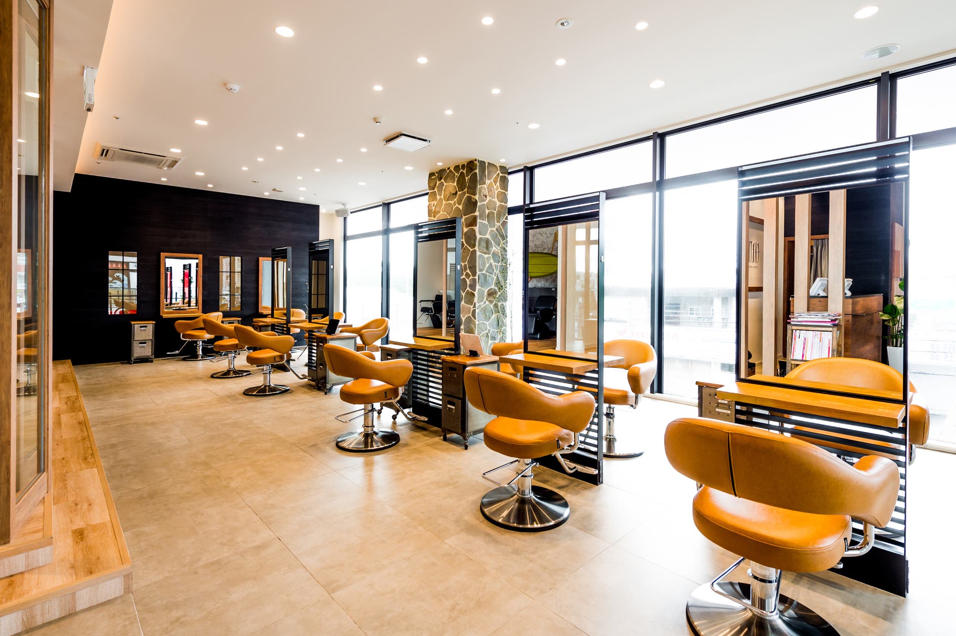 【EARTH 浦添店】カットオープン席★大型サロンに併設されたレンタルサロン✂︎フリーランス/個人練習/美容業に最適♪の写真5