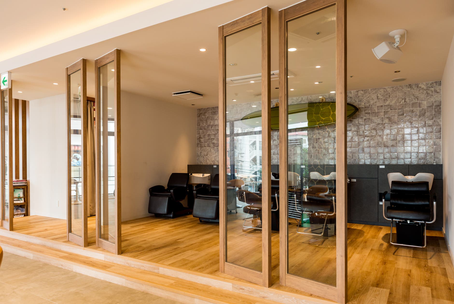 【EARTH 浦添店】カットオープン席★大型サロンに併設されたレンタルサロン✂︎フリーランス/個人練習/美容業に最適♪の写真12