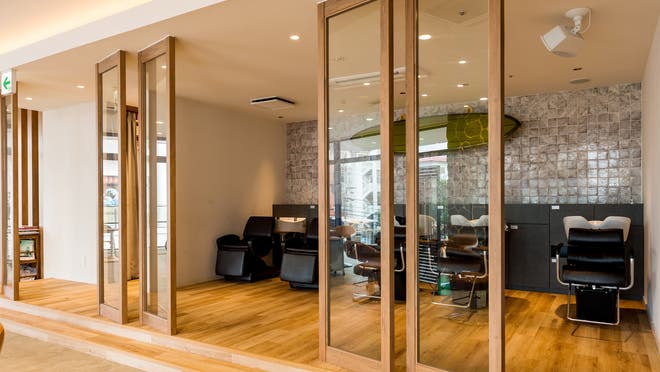 【EARTH 浦添店】カットオープン席★大型サロンに併設されたレンタルサロン✂︎フリーランス/個人練習/美容業に最適♪の写真12