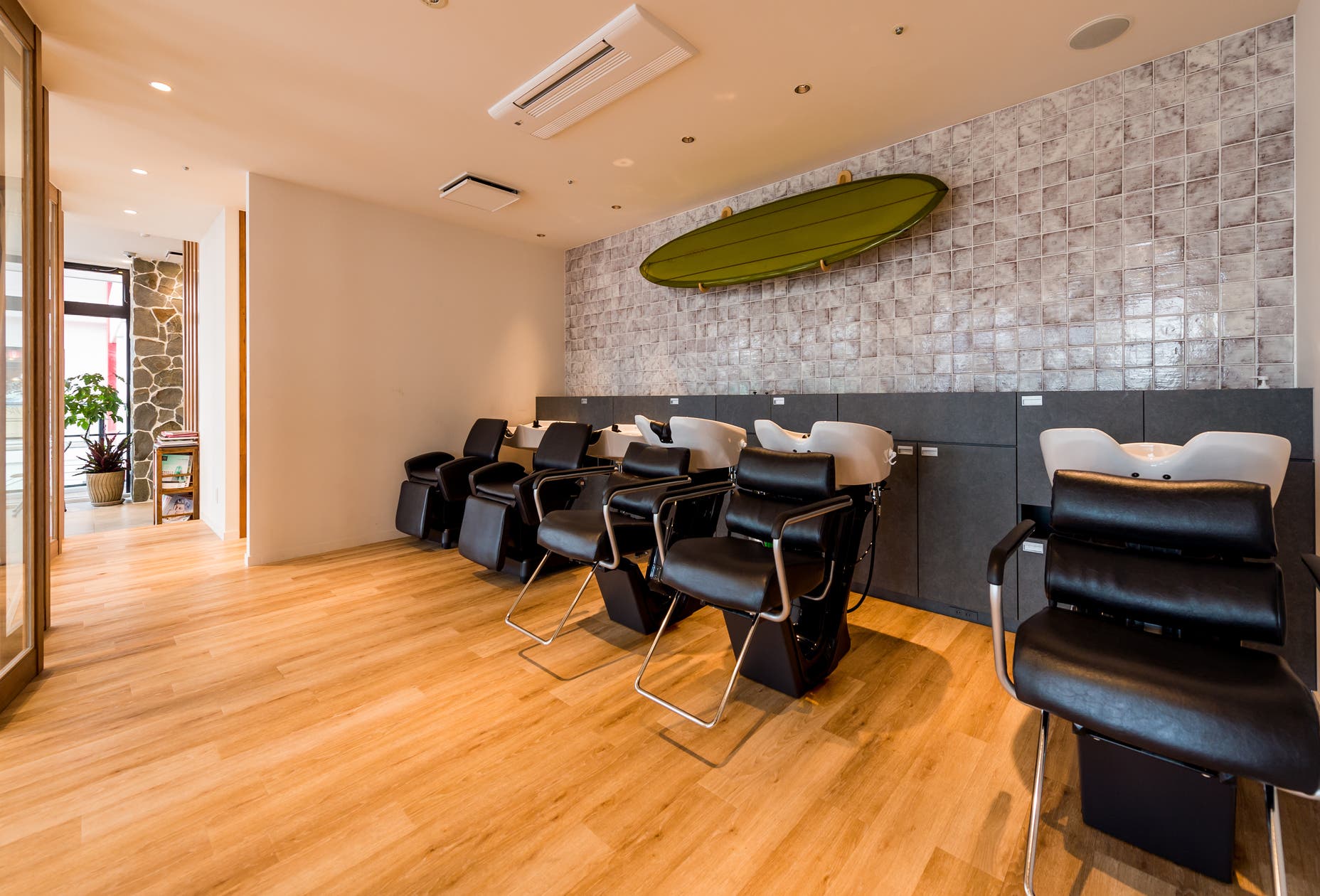 【EARTH 浦添店】カットオープン席★大型サロンに併設されたレンタルサロン✂︎フリーランス/個人練習/美容業に最適♪の写真13