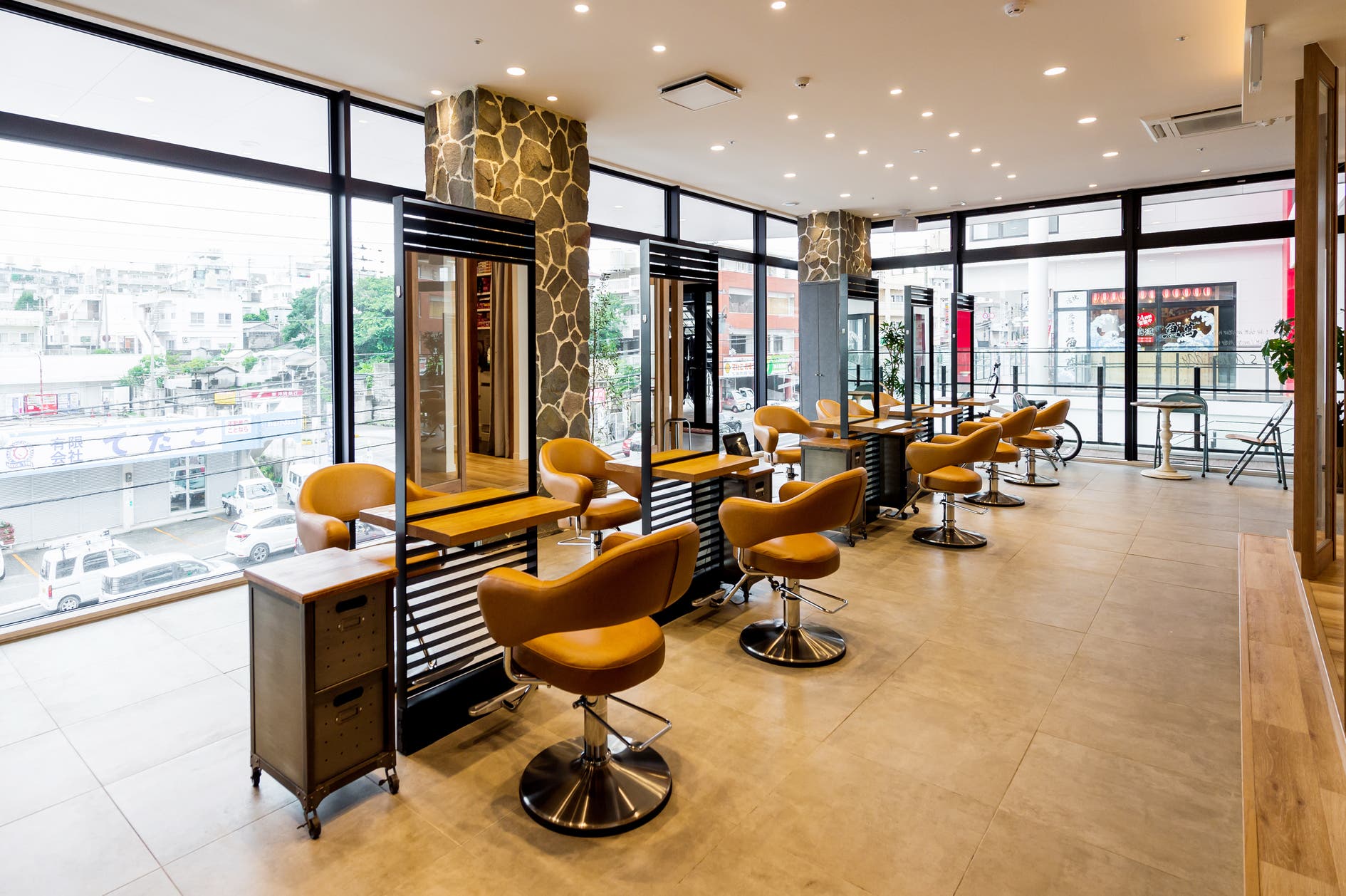 【EARTH 浦添店】カットオープン席★大型サロンに併設されたレンタルサロン✂︎フリーランス/個人練習/美容業に最適♪の写真10