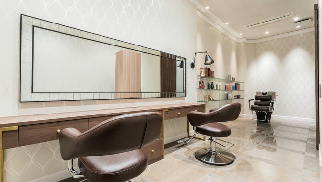 【EARTH 藤枝店】カット個室席★大型サロンに併設されたレンタルサロン✂︎フリーランス/個人練習/美容業に最適♪の写真1