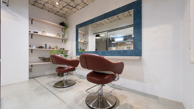 【EARTH 聖蹟桜ヶ丘店】カットオープン席★大型サロンに併設されたレンタルサロン✂︎フリーランス/個人練習/美容業に最適♪の写真2