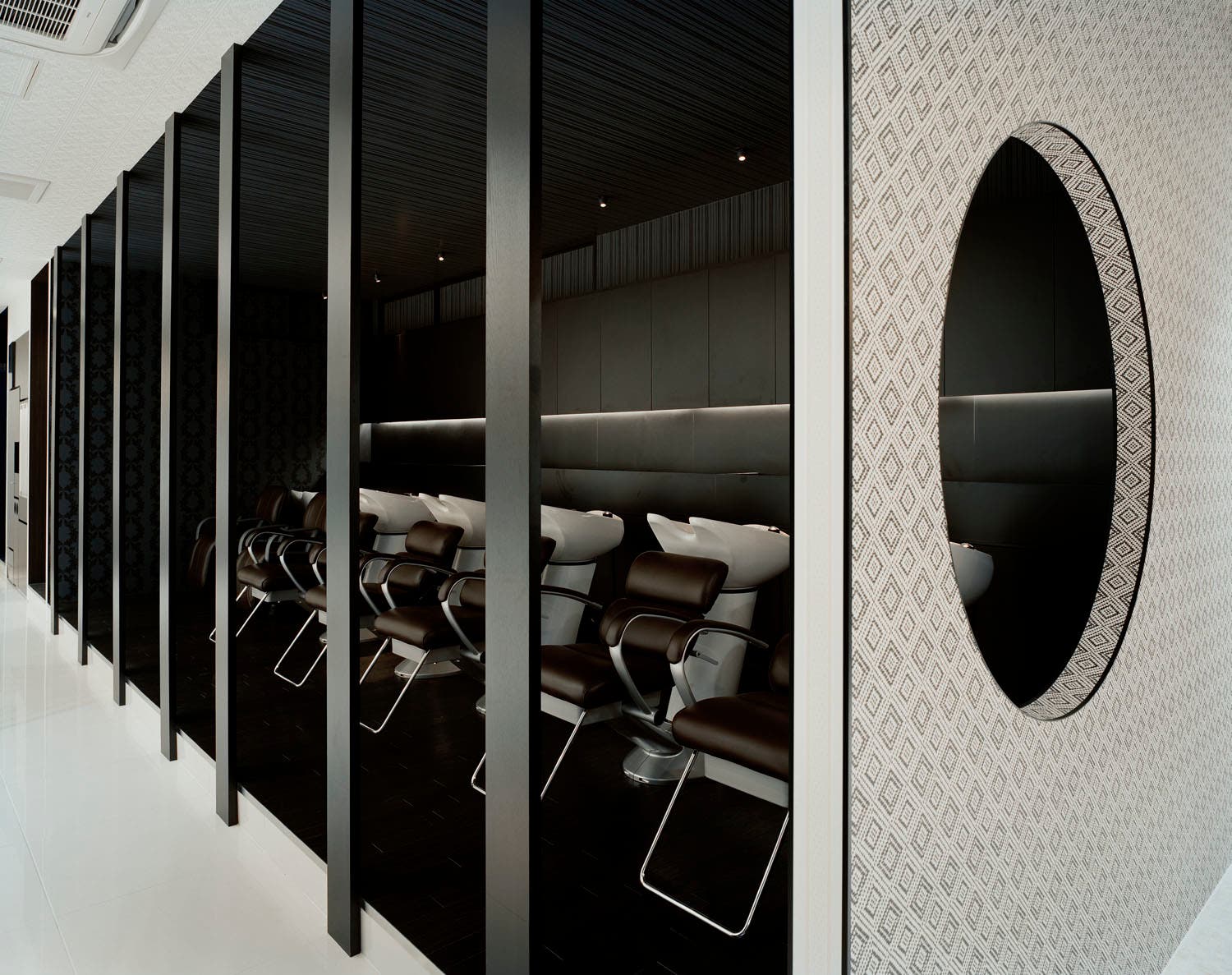 【EARTH 赤羽店】カットオープン席★大型サロンに併設されたレンタルサロン✂︎フリーランス/個人練習/美容業に最適♪の写真6