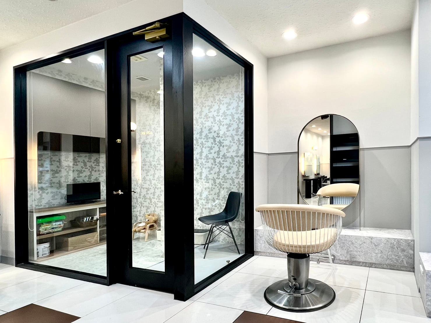 【EARTH 長野稲田店】カットオープン席★大型サロンに併設されたレンタルサロン✂︎フリーランス/個人練習/美容業に最適♪の写真5