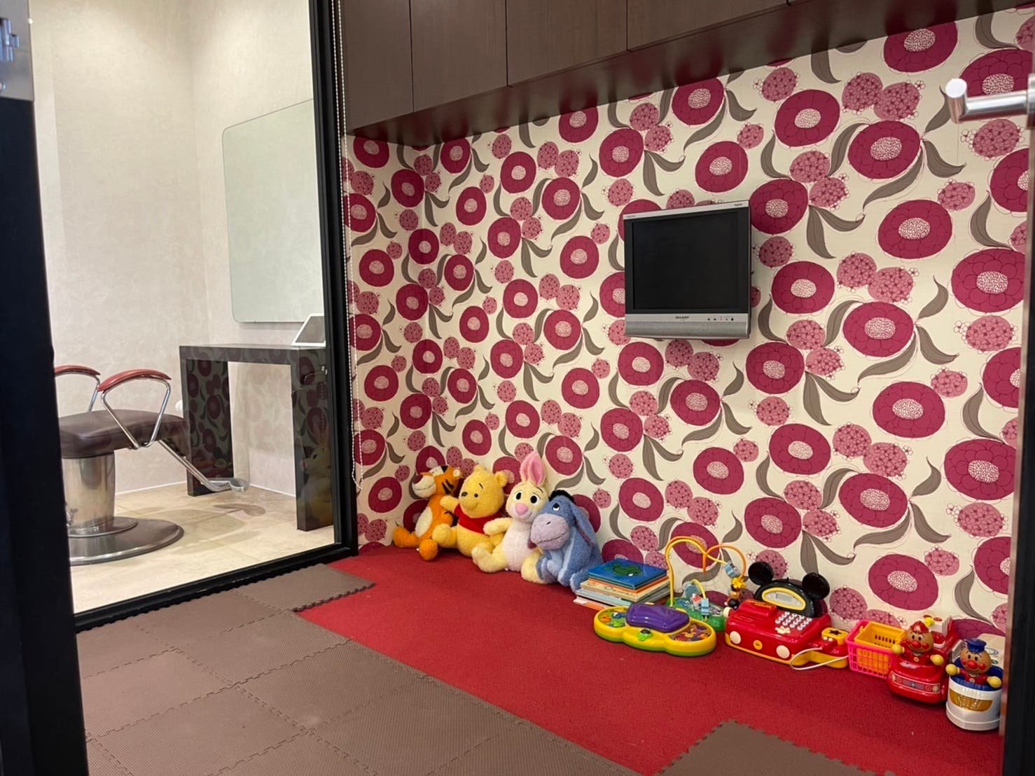 【EARTH 新潟青山店】カットオープン席★大型サロンに併設されたレンタルサロン✂︎フリーランス/個人練習/美容業に最適♪の写真3