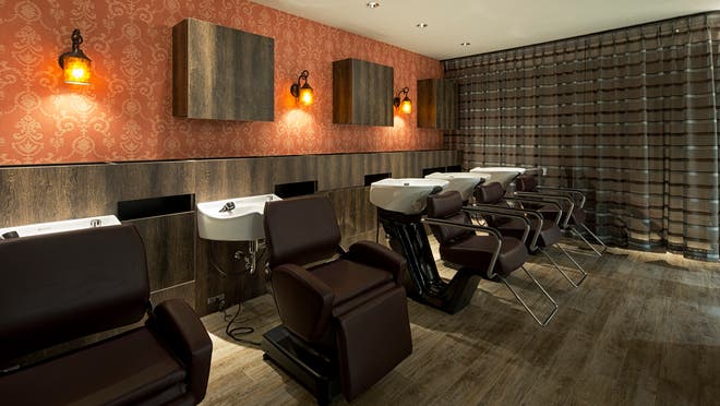 【EARTH ユーカリが丘店】カットオープン席★大型サロンに併設されたレンタルサロン✂︎フリーランス/個人練習/美容業に最適♪の写真3