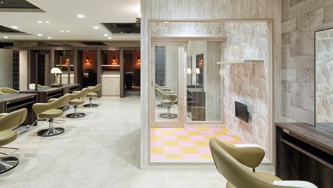 【EARTH ユーカリが丘店】カットオープン席★大型サロンに併設されたレンタルサロン✂︎フリーランス/個人練習/美容業に最適♪の写真2