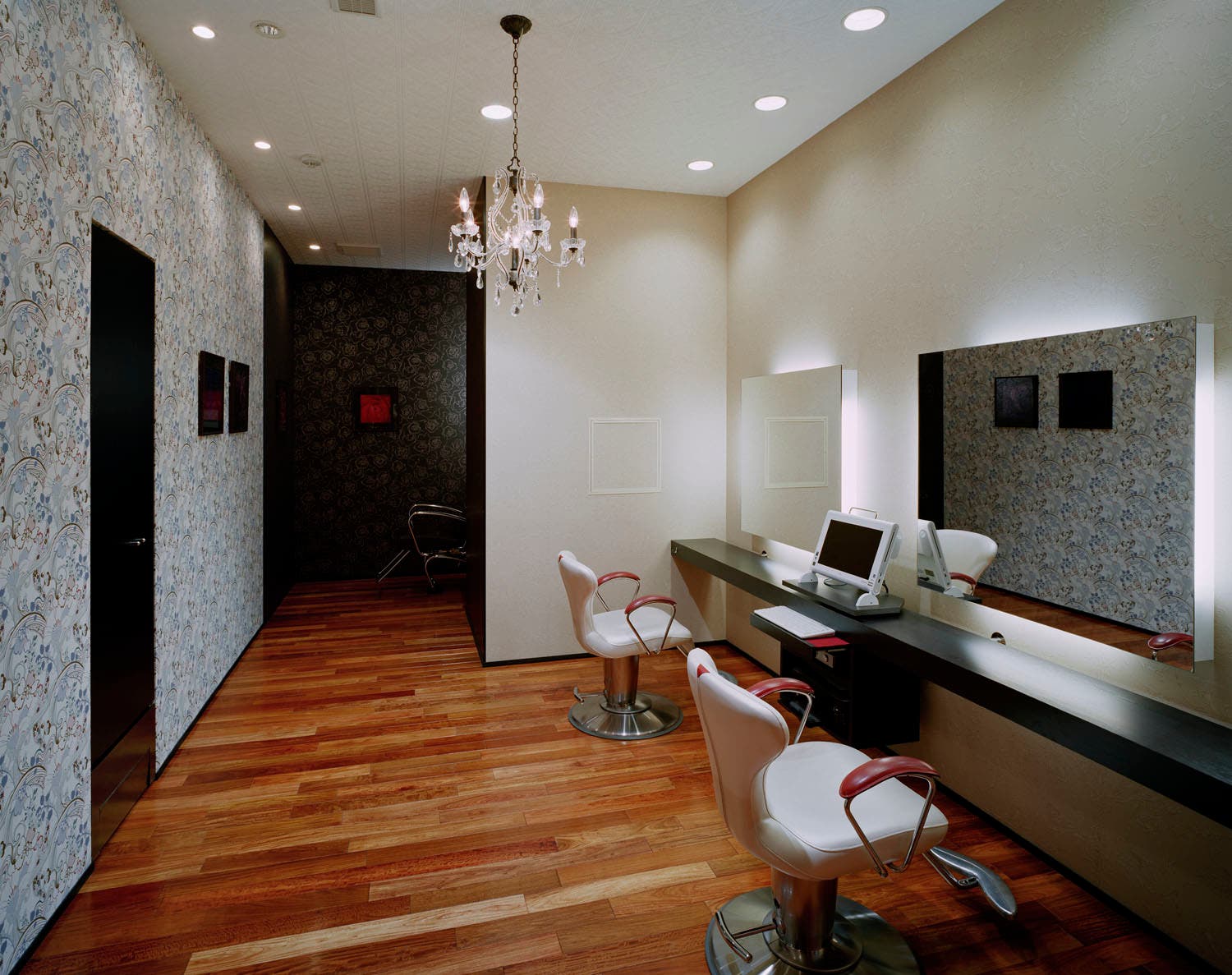 【EARTH 新鎌ヶ谷店】カットオープン席★大型サロンに併設されたレンタルサロン✂︎フリーランス/個人練習/美容業に最適♪の写真6