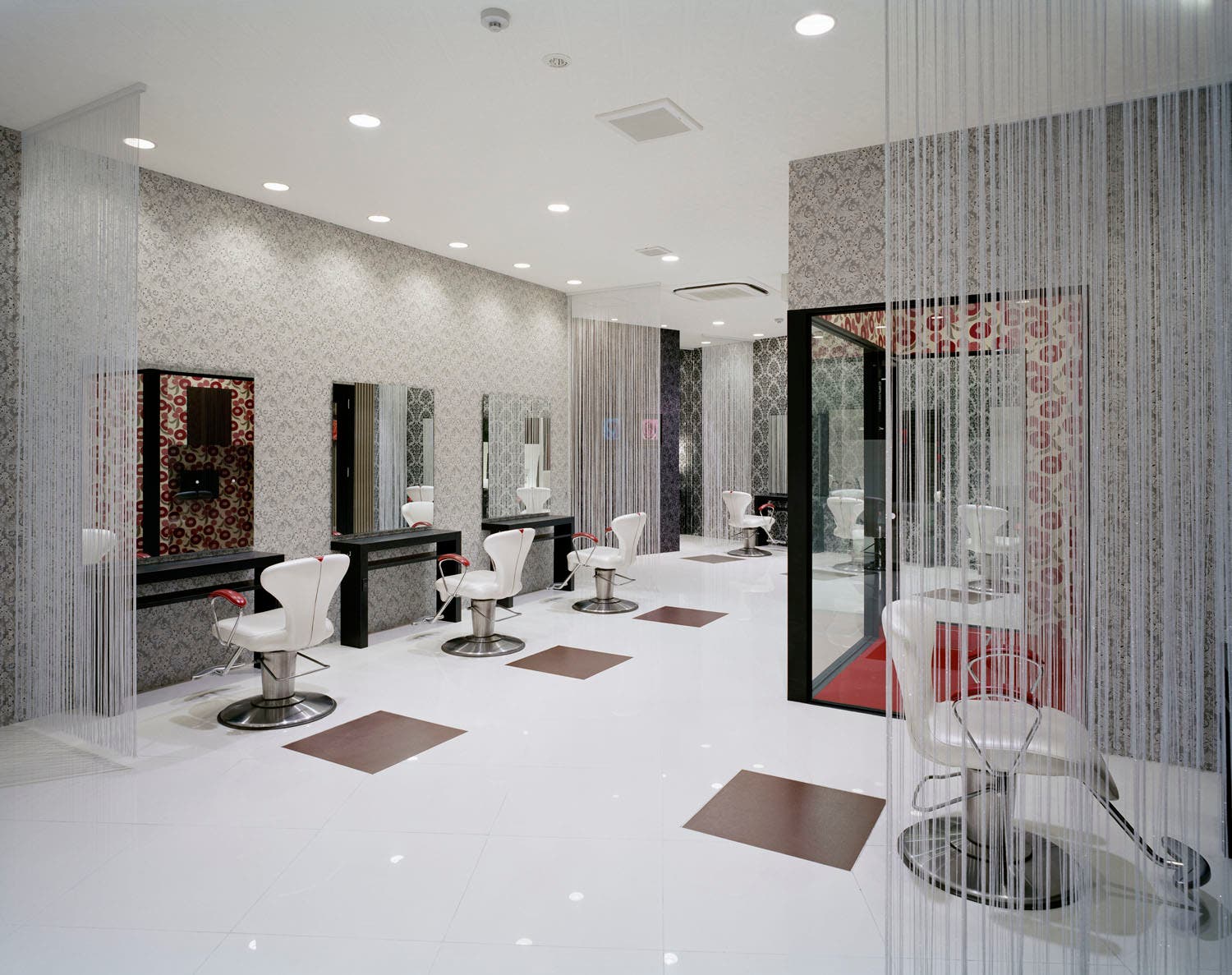 【EARTH 新鎌ヶ谷店】カットオープン席★大型サロンに併設されたレンタルサロン✂︎フリーランス/個人練習/美容業に最適♪の写真5