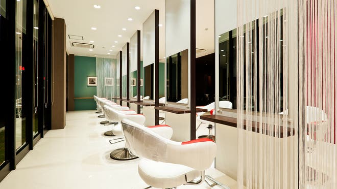 【EARTH 焼津店】カットオープン席★大型サロンに併設されたレンタルサロン✂︎フリーランス/個人練習/美容業に最適♪の写真1