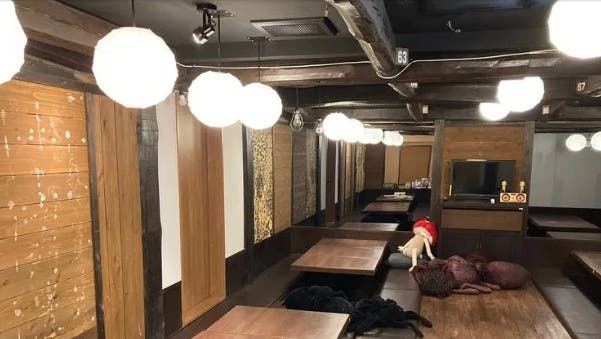 【関内】関内駅から徒歩1分! 大人数対応パーティールーム 【ななかいのしょうめん】(60名様)の写真1