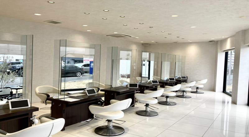 【EARTH 甲府昭和店】カットオープン席★大型サロンに併設されたレンタルサロン✂︎フリーランス/個人練習/美容業に最適♪