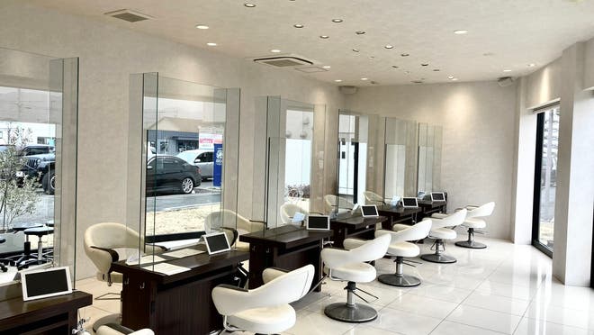 【EARTH 甲府昭和店】カットオープン席★大型サロンに併設されたレンタルサロン✂︎フリーランス/個人練習/美容業に最適♪の写真1