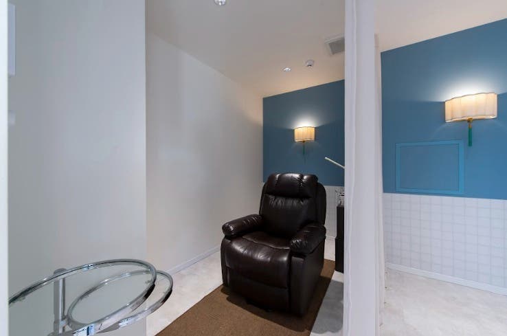 【EARTH 春日部店】まつエク専用席★大型サロンに併設されたレンタルサロン✂︎フリーランス/個人練習/美容業に最適♪の写真1