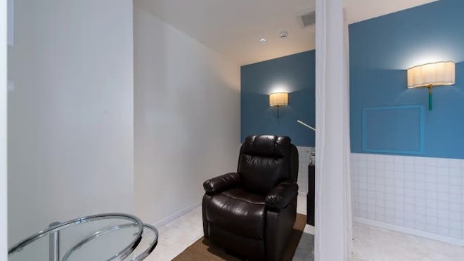 【EARTH 春日部店】まつエク専用席★大型サロンに併設されたレンタルサロン✂︎フリーランス/個人練習/美容業に最適♪の写真1