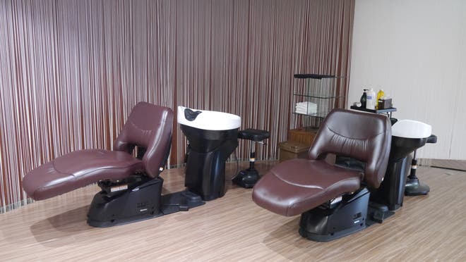 【EARTH 国分寺店】カットオープン席★大型サロンに併設されたレンタルサロン✂︎フリーランス/個人練習/美容業に最適♪の写真2