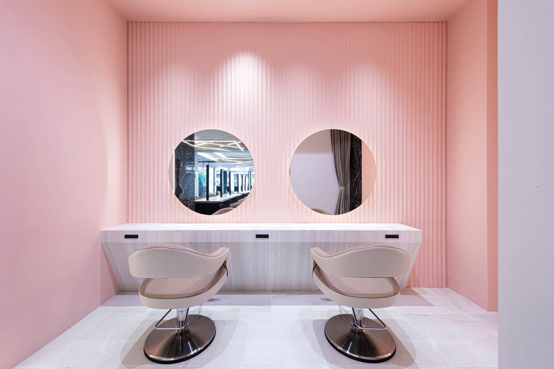 【EARTH 浦和店】カットオープン席★大型サロンに併設されたレンタルサロン✂︎フリーランス/個人練習/美容業に最適♪の写真5