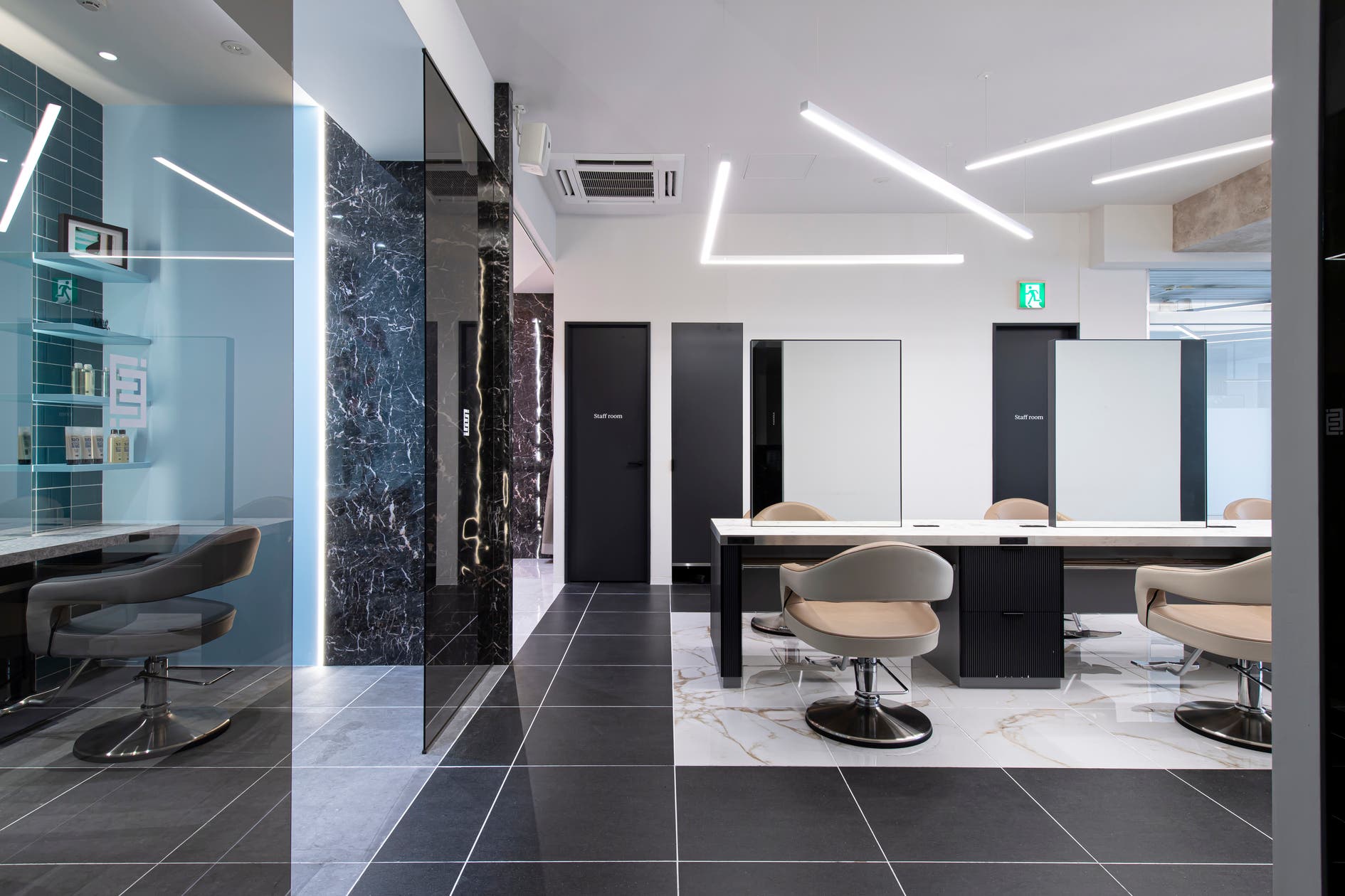 【EARTH 浦和店】カットオープン席★大型サロンに併設されたレンタルサロン✂︎フリーランス/個人練習/美容業に最適♪の写真3