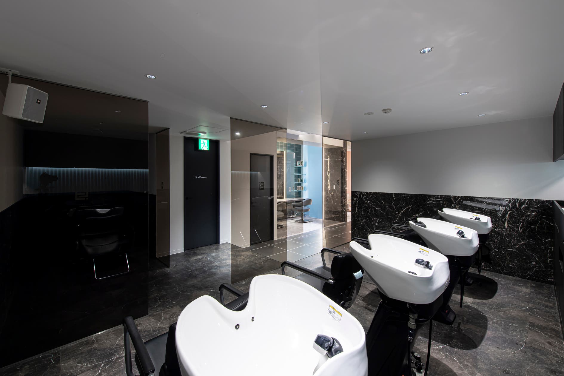 【EARTH 浦和店】カットオープン席★大型サロンに併設されたレンタルサロン✂︎フリーランス/個人練習/美容業に最適♪の写真7