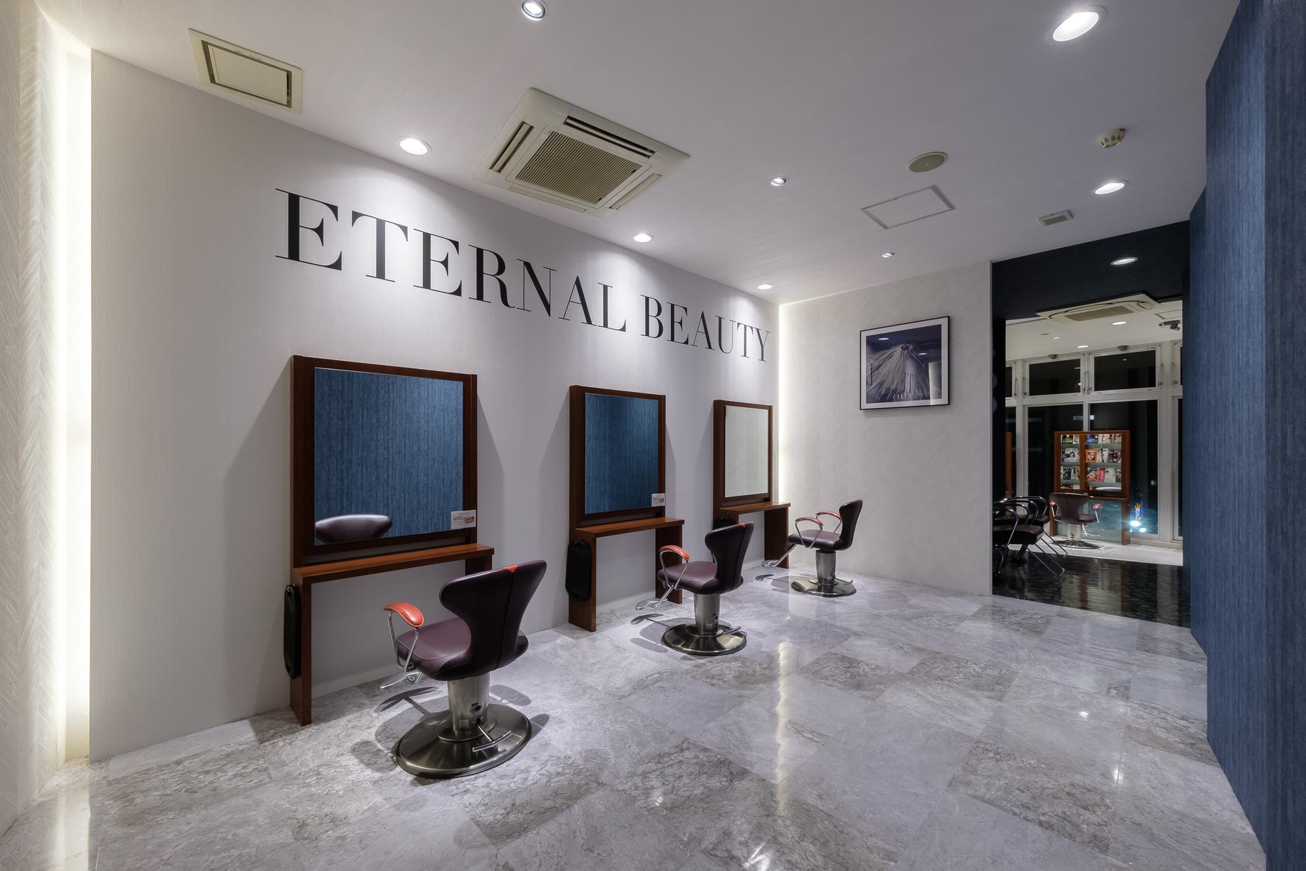 【EARTH 静岡駅前店】カットオープン席★大型サロンに併設されたレンタルサロン✂︎フリーランス/個人練習/美容業に最適♪の写真1