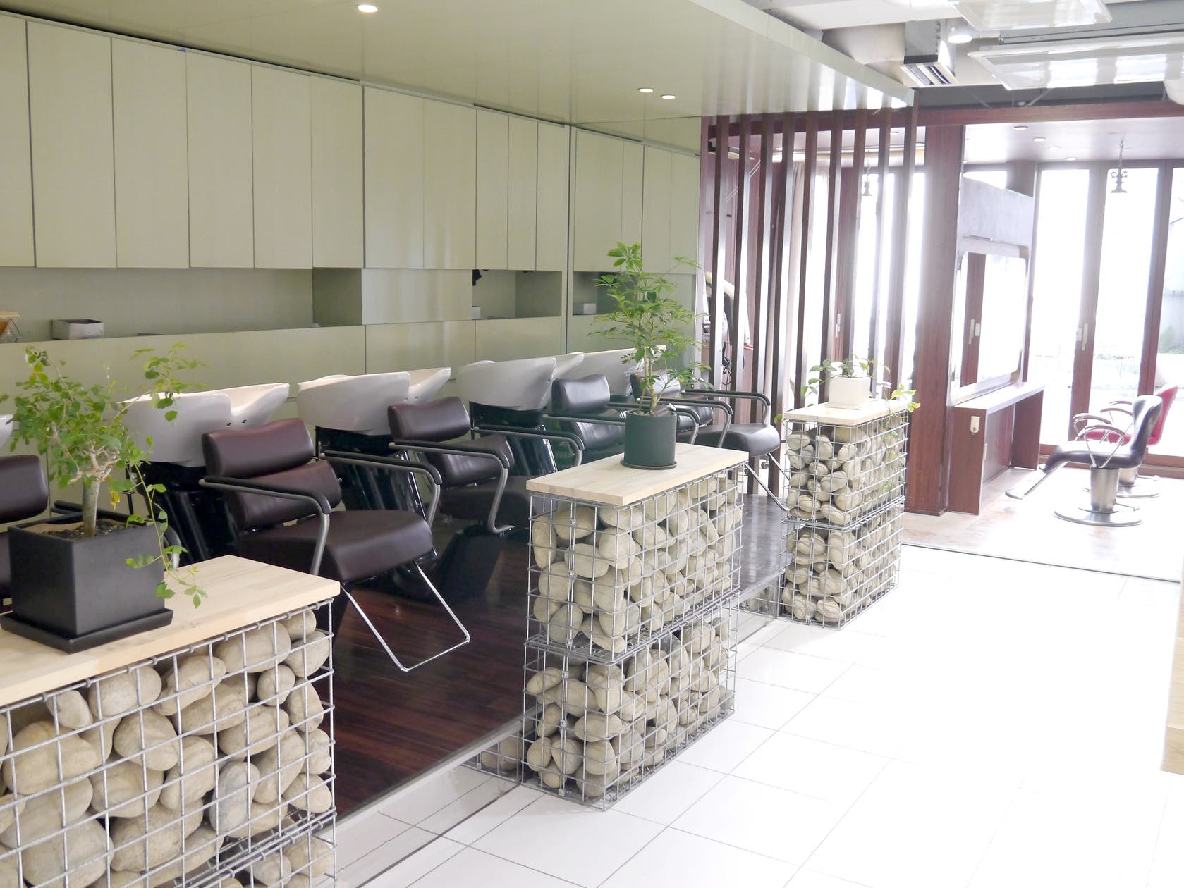 【EARTH 武蔵境店】カットオープン席★大型サロンに併設されたレンタルサロン✂︎フリーランス/個人練習/美容業に最適♪の写真4