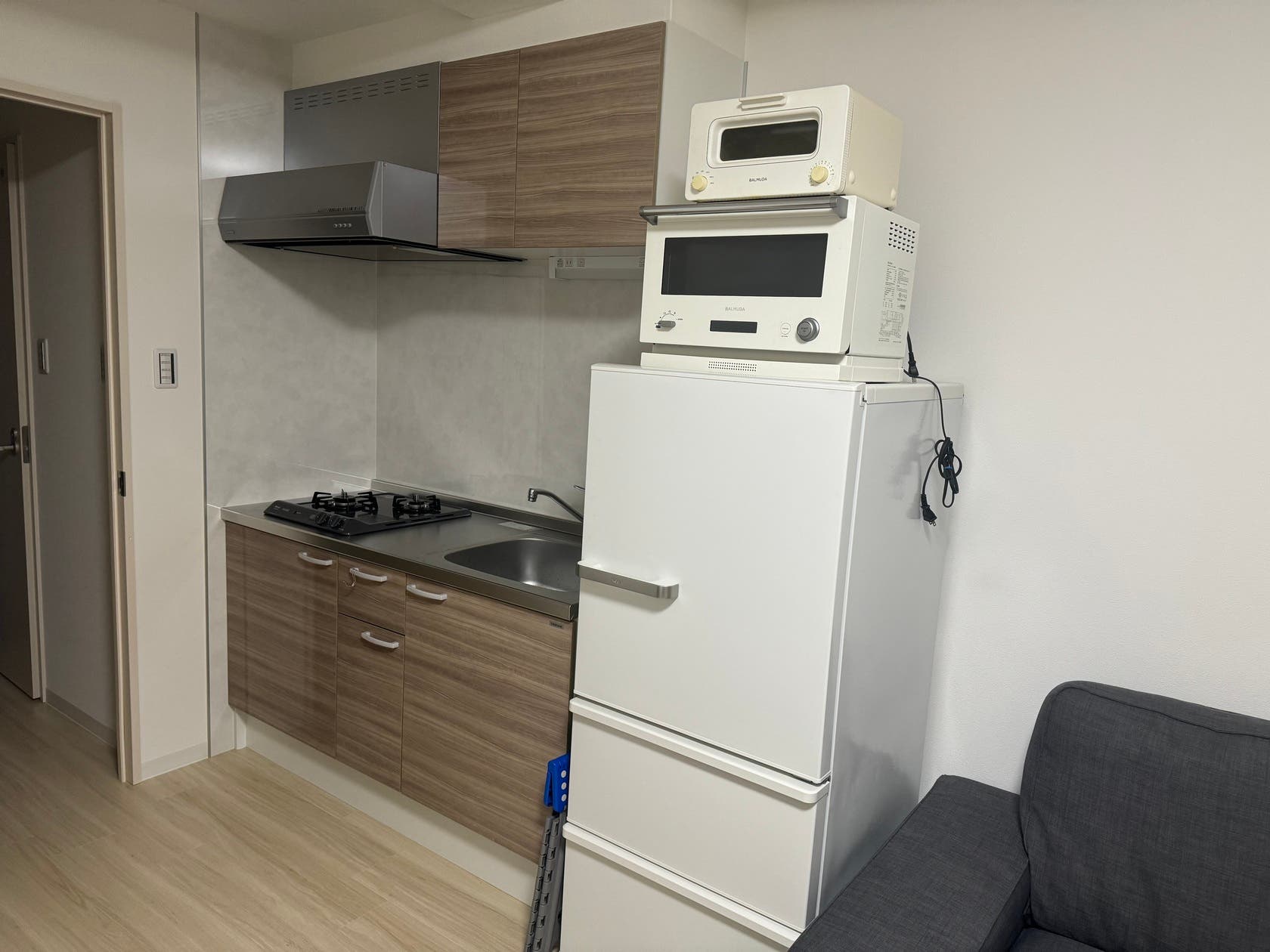 🐙新築/駅徒歩1分/梅田徒歩圏/70型TVで映画,ゲーム/鍋,タコパ/おしゃれ部屋🐙の写真12