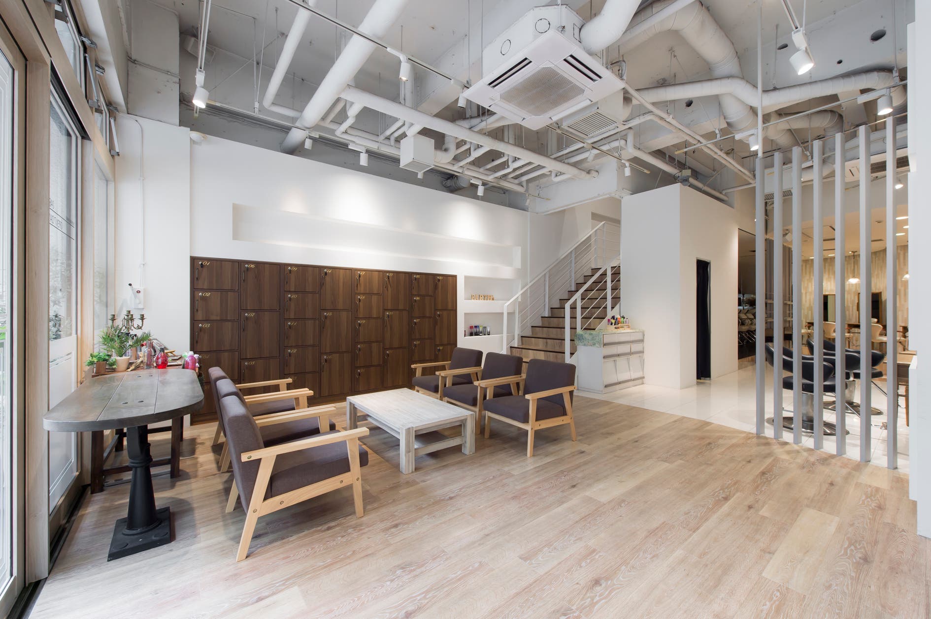 【EARTH 本厚木店】カットオープン席★大型サロンに併設されたレンタルサロン✂︎フリーランス/個人練習/美容業に最適♪の写真6