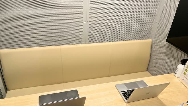 🌟6人までの打合せに🌟【学芸大学駅徒歩2分|貸し会議室|2PG】完全個室/無料Wi-Fi/電源/55inモニター/24H営業の写真3