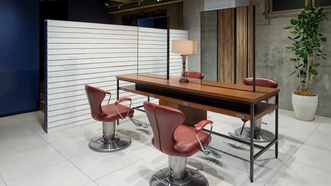 【EARTH 大和店】カットオープン席★大型サロンに併設されたレンタルサロン✂︎フリーランス/個人練習/美容業に最適♪の写真1