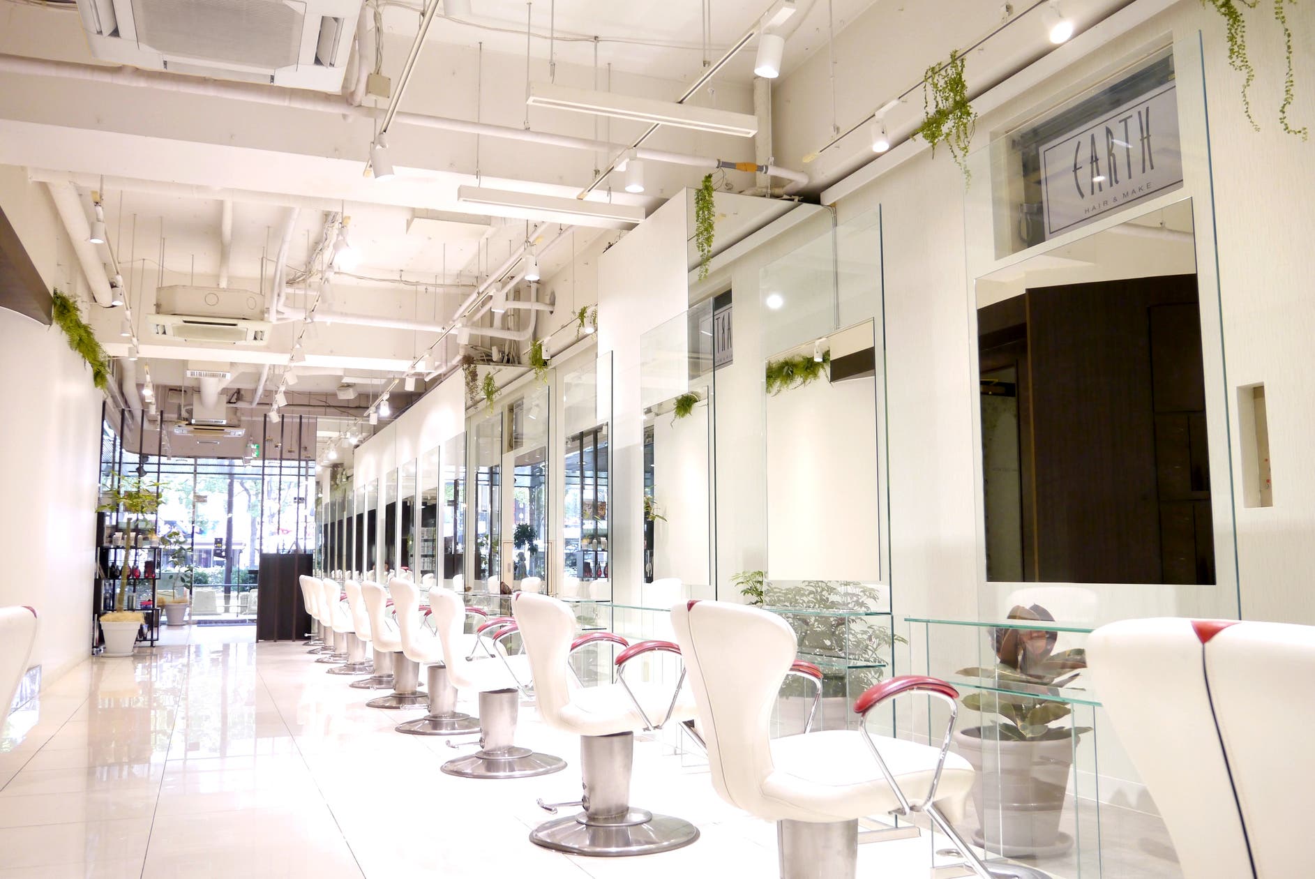 【EARTH 川崎店】カットオープン席★大型サロンに併設されたレンタルサロン✂︎フリーランス/個人練習/美容業に最適♪の写真2