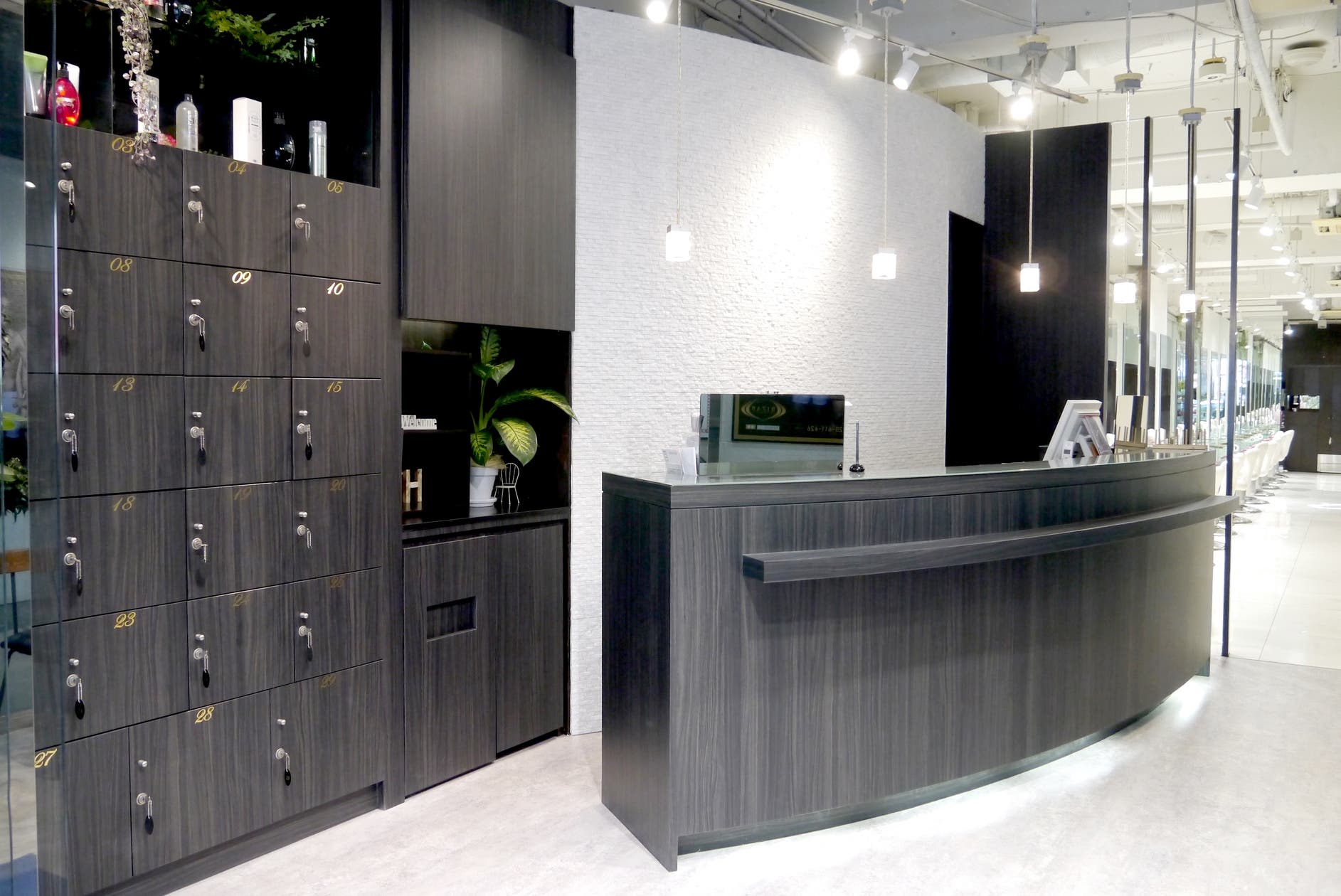 【EARTH 川崎店】カット個室席★大型サロンに併設されたレンタルサロン✂︎フリーランス/個人練習/美容業に最適♪の写真2