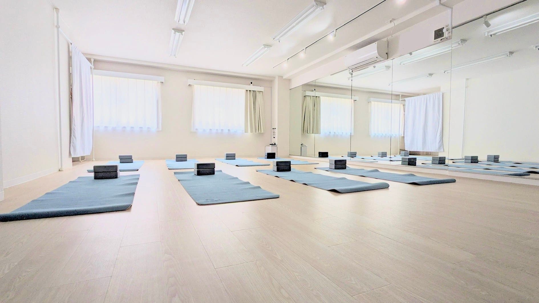 ⭐️東日本駅徒歩3分⭐ ヨガ･ピラティス･撮影・ダンス等| 37㎡ | 縦180cm×幅510cmの大型鏡完備の写真5